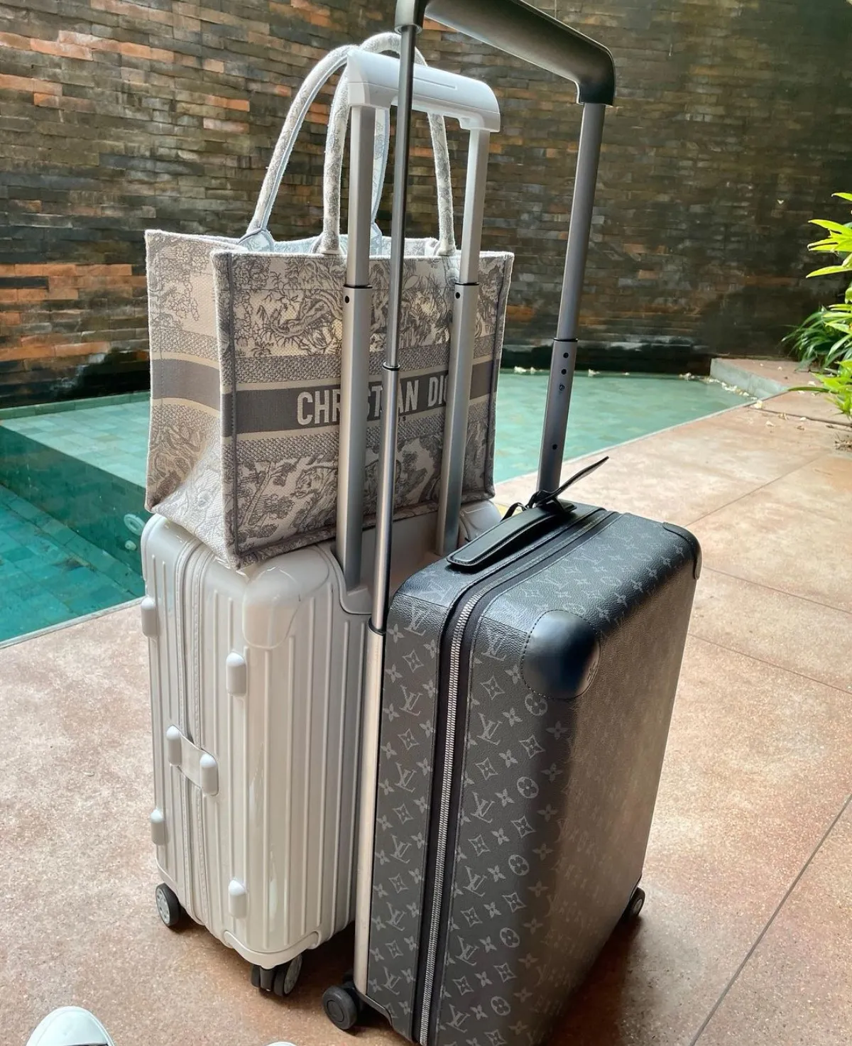 Find Your Modern Travel Companion at The King Decor
